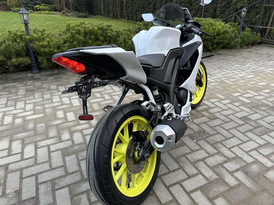 Balts Yamaha YZF 2019 Šauļi, ar dzinēja tilpumu 0.13 L un nobraukumu 13 tūkst. km par 3550 €, foto 10 vietnē AUTOMOTO.COM.LV