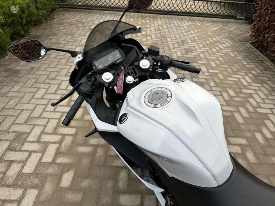 Balts Yamaha YZF 2019 Šauļi, ar dzinēja tilpumu 0.13 L un nobraukumu 13 tūkst. km par 3550 €, foto 14 vietnē AUTOMOTO.COM.LV