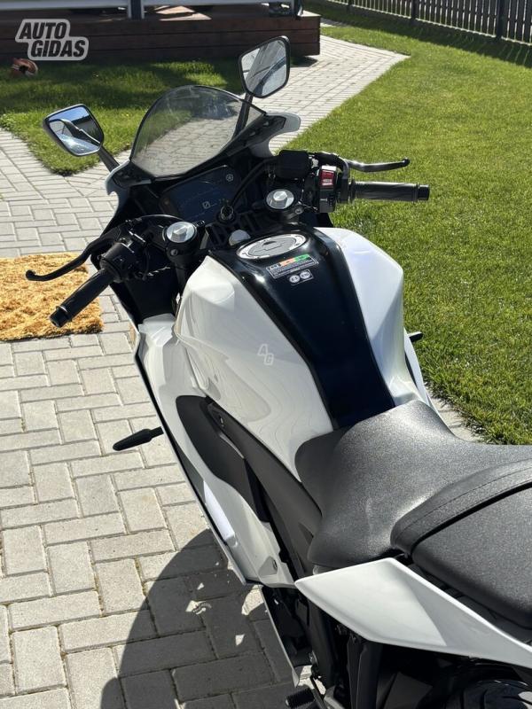 Balts Yamaha YZF 2023 Šauļi, ar dzinēja tilpumu 0.13 L un nobraukumu 13 tūkst. km par 4500 €, foto 8 vietnē AUTOMOTO.COM.LV