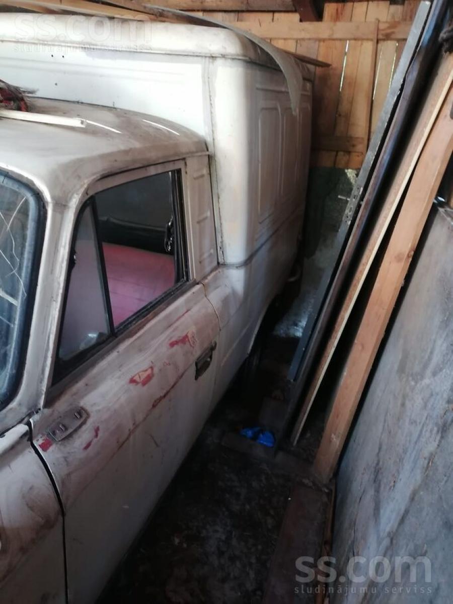 Yellow YZh 412 IE 1988 in Tukums, with an engine capacity of 1.50 L and mileage of 5 thousand km for 2500 €, photo 4 on AUTOMOTO.COM.LV