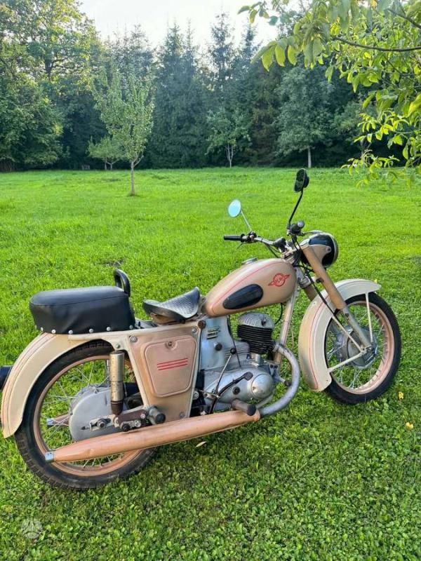 YZh 49-56 1960 in Raseiniai, with an engine capacity of 0.36 L and mileage of 51 thousand km for 1650 €, photo 2 on AUTOMOTO.COM.LV