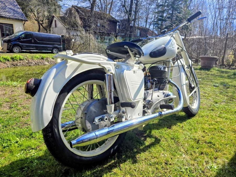 YZh 56 1968 in Riga, with an engine capacity of 0.35 L and mileage of 0 thousand km for 1800 €, photo 4 on AUTOMOTO.COM.LV