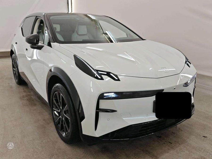 Белый Zeekr X 2025 в Вильнюс, объемом двигателя 0.00 л и пробегом 16 тыс. км за 42300 €, фото 3 на AUTOMOTO.COM.LV