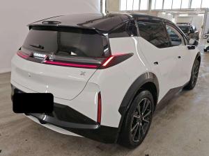 Белый Zeekr X 2025 в Вильнюс, объемом двигателя 0.00 л и пробегом 16 тыс. км за 42300 €, фото 4 на AUTOMOTO.COM.LV